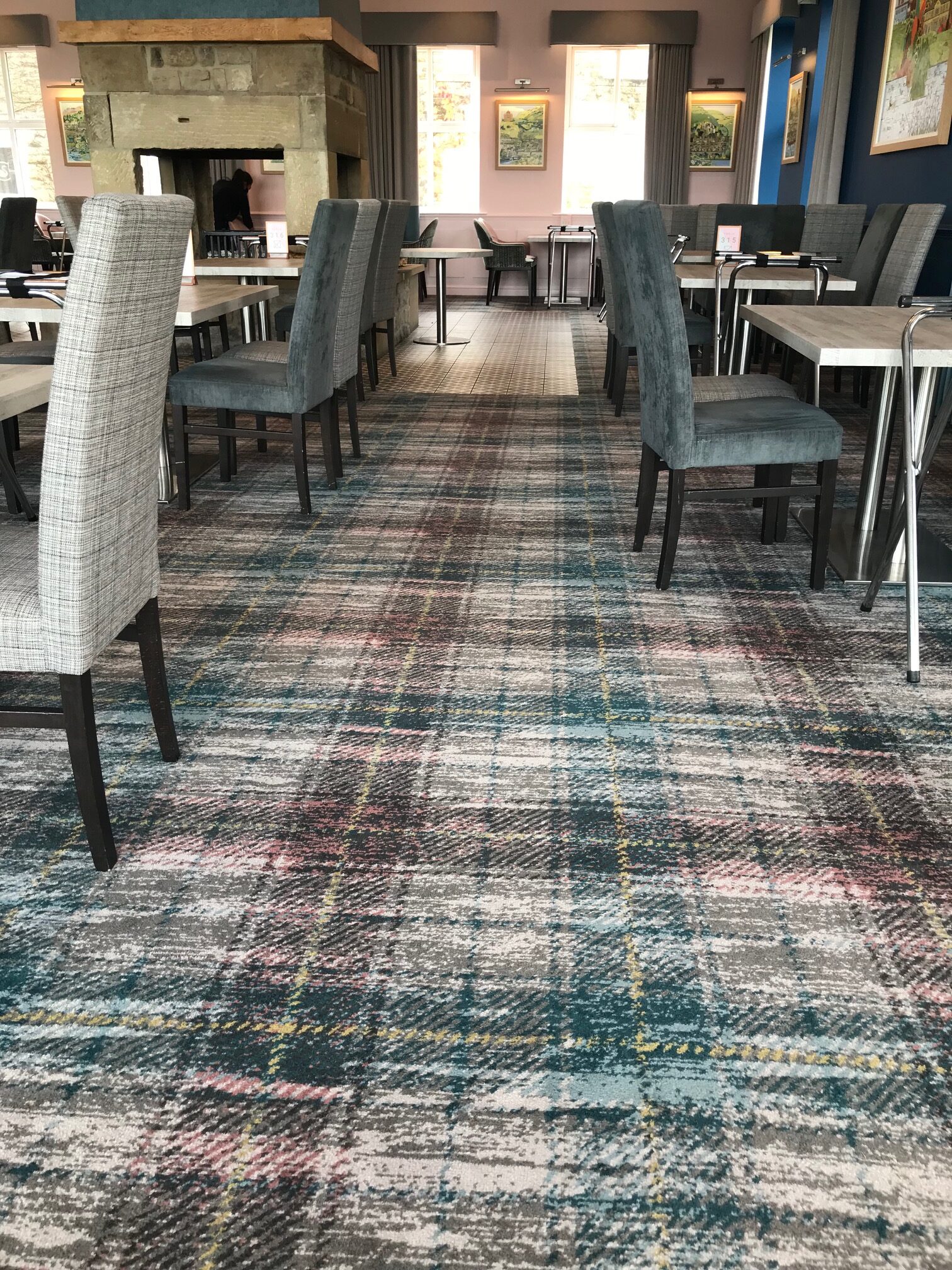 Best Carpets Dubai Store | Get #1 Carpet installtion servcie